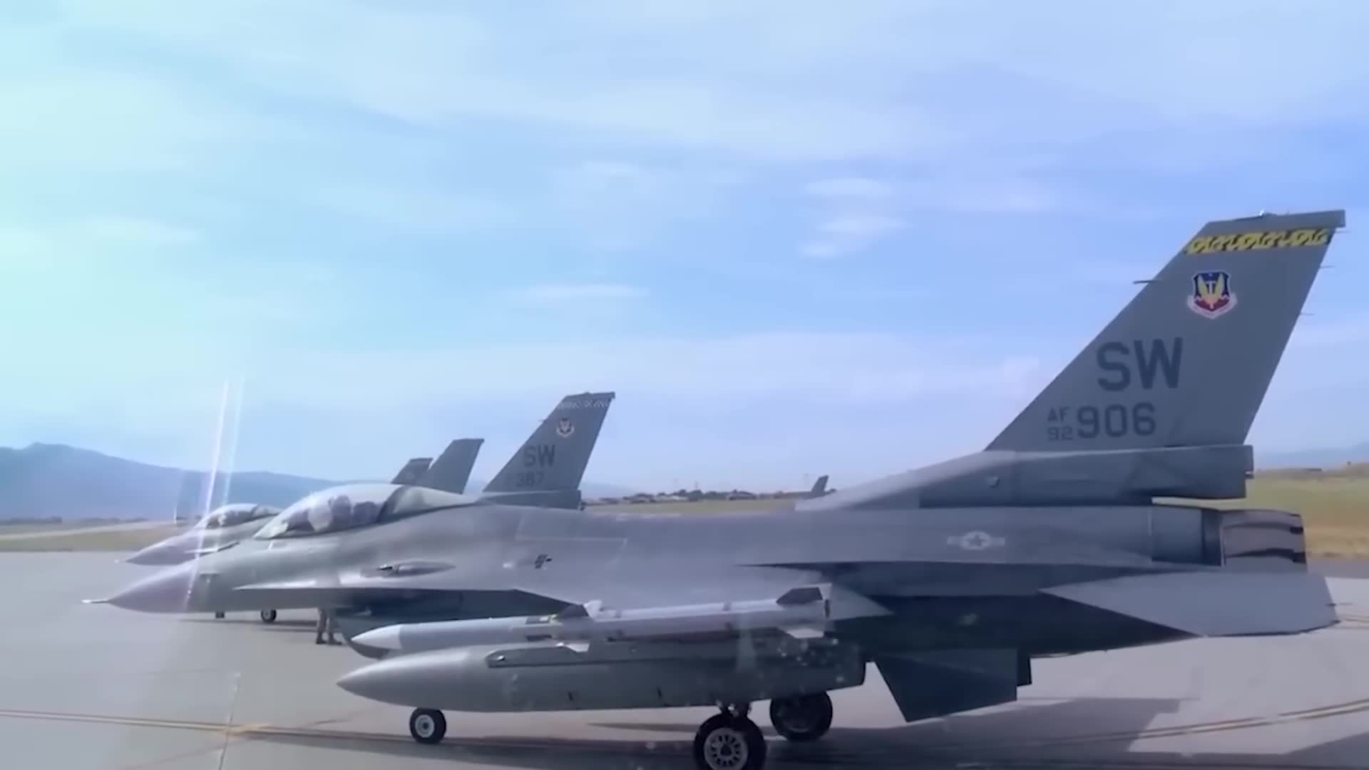 Fighter pilots scramble to confront reconnaissance aircraft | Fiffig ...
